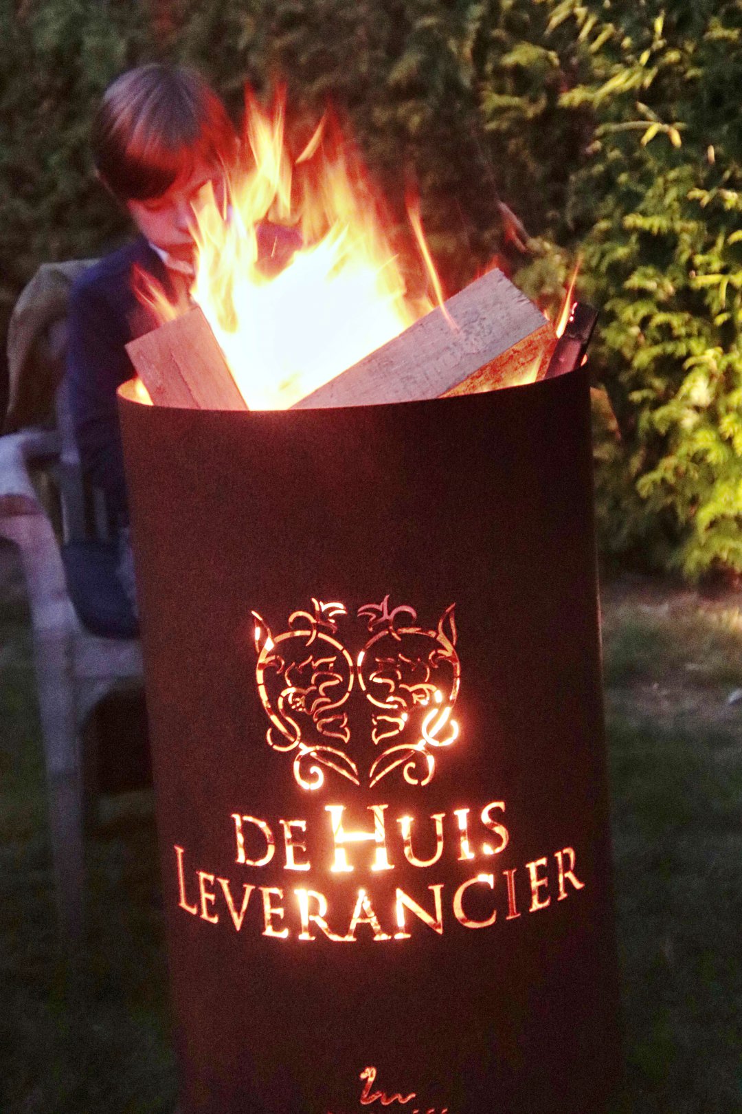 A special brazier for “De Huisleverancier” | Nochless. Design from Belgium.